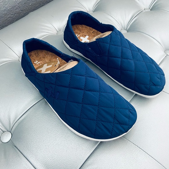 Otz Shoes | Shoes | New Otz Shoes Quilted Pattern Slip On Espadrilles ...